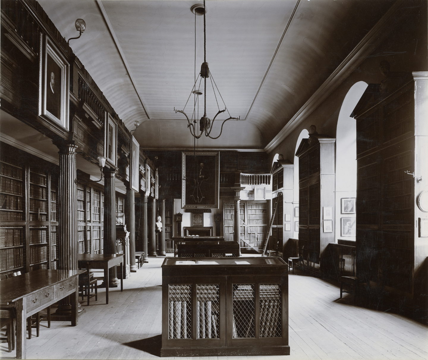 A Royal Foundation: 400 years of the King James Library — a new ...
